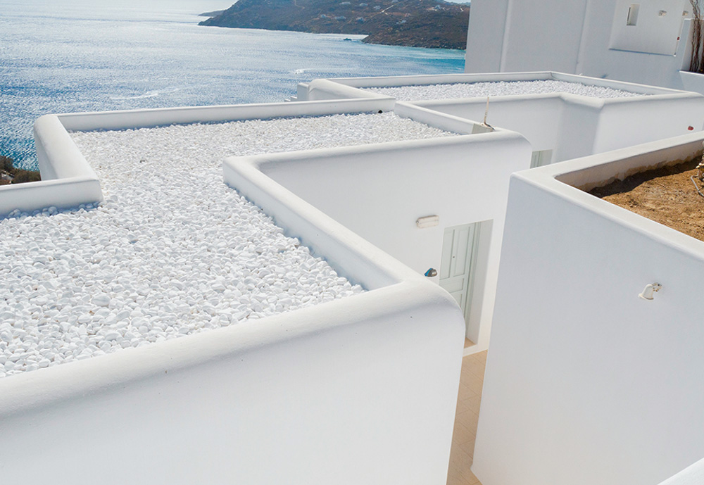 Roof covering by pebbles | Akrolithos